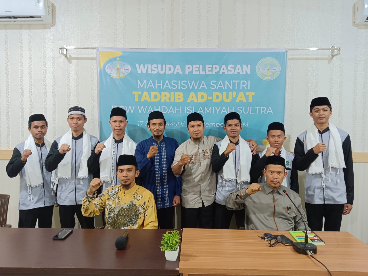 Pelepasan Mahasantri Tadrib ad Duat Sultra ke XX, Ustaz Ikhwan Kapai Ajak Para Dai Tinggalkan ...